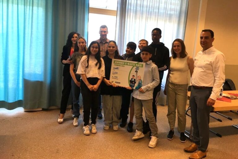Gruppenfoto Preisverleihung E-Waste Race Hamburg | Das macht Schule